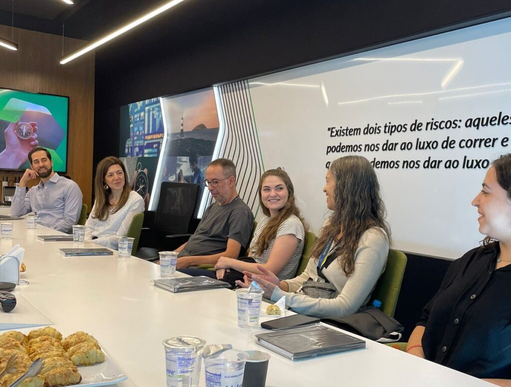 Horiens recibe grupo de alumnos de Poli-USP para una conversación sobre ...